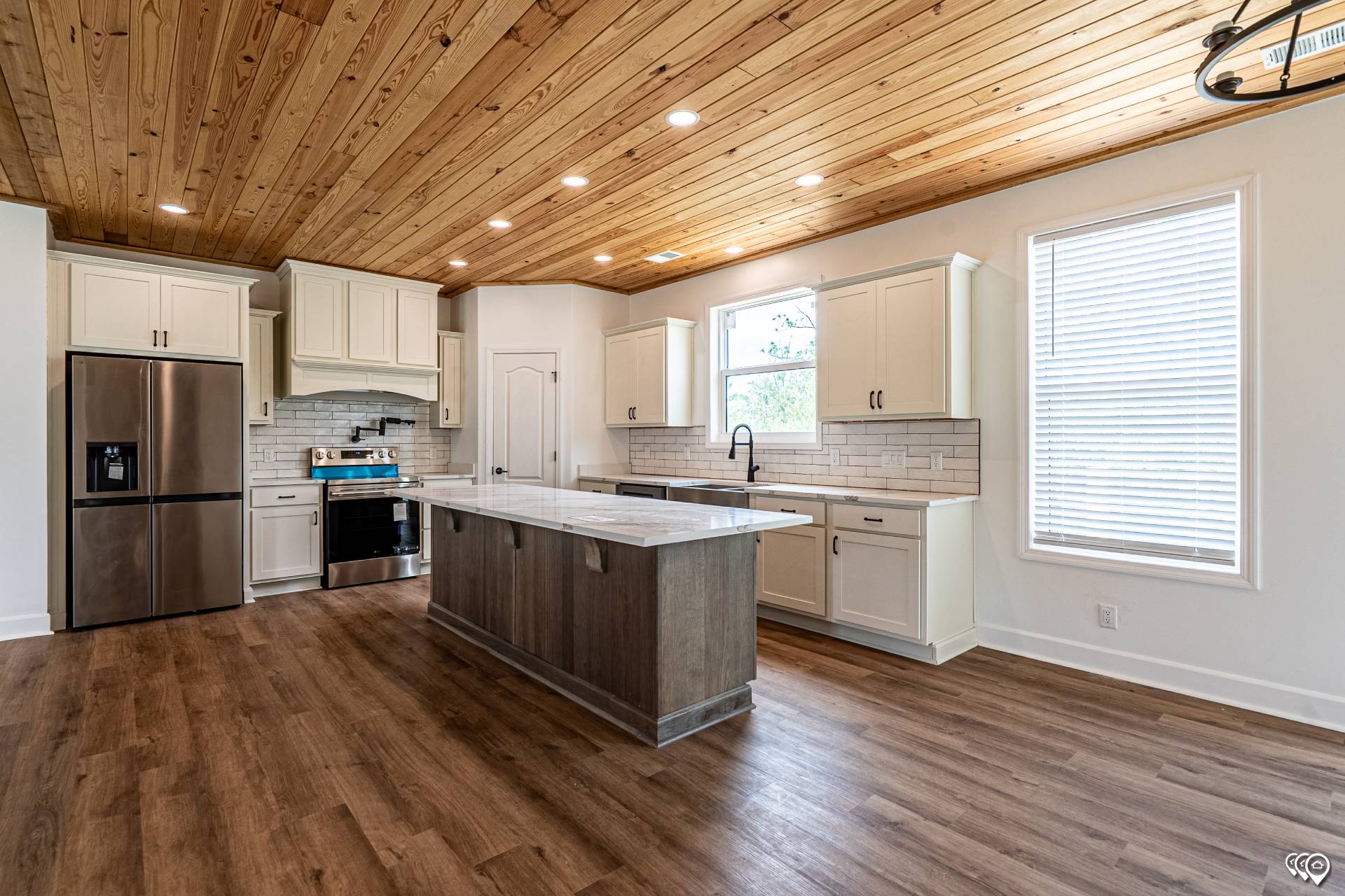 Classic Series DW Ace 1008-62-3-32 V2 From Express Manufactured Homes